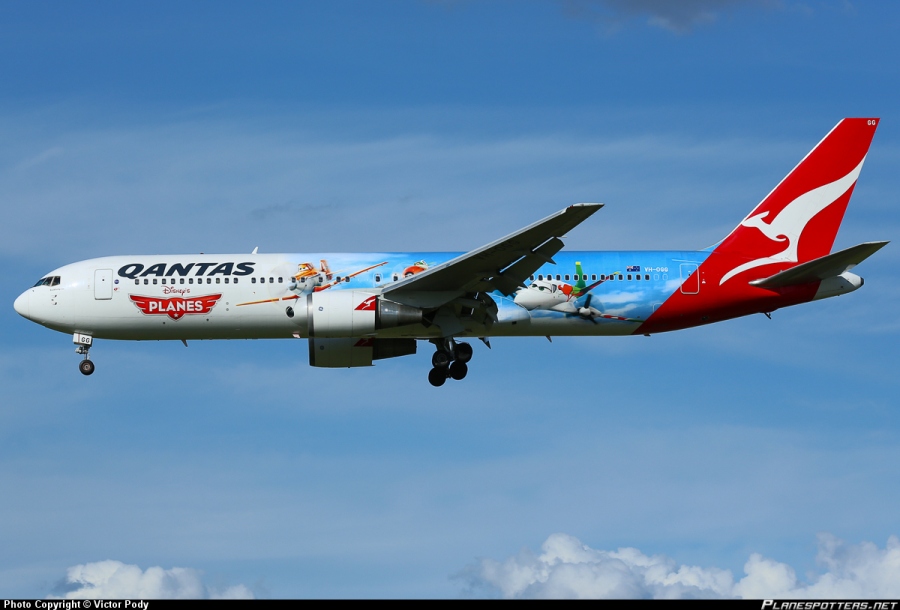 Qantas Boeing B767-300ER Disney's planes
