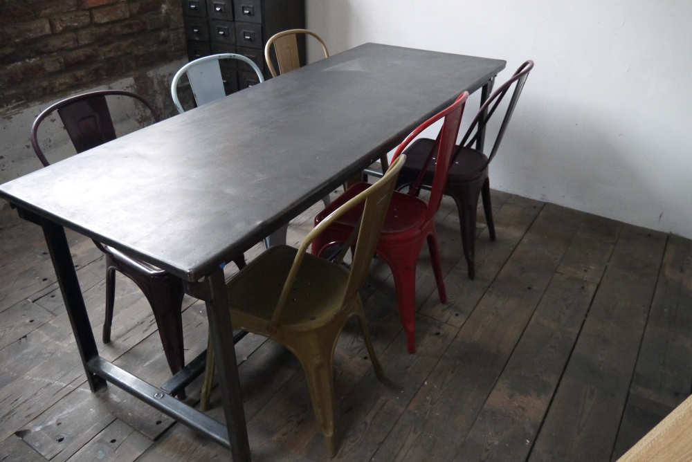 Table ou bureau metal industriel des annees 50 militaire