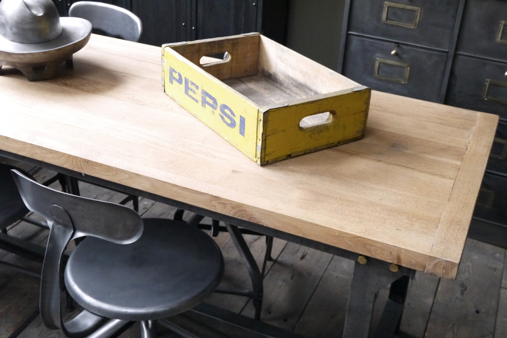 Table ou bureau metal industriel militaire plateau chene massif