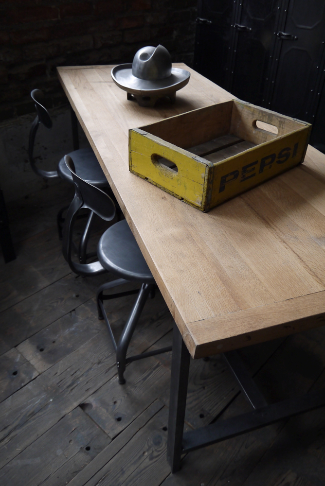 Table ou bureau metal industriel militaire plateau chene massif