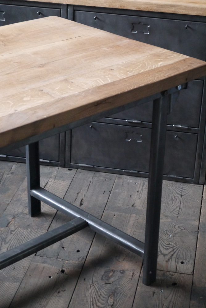 Table ou bureau metal industriel militaire plateau chene massif