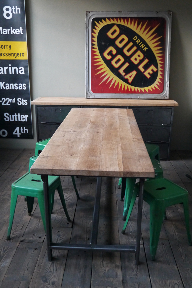 Table ou bureau metal industriel militaire plateau chene massif